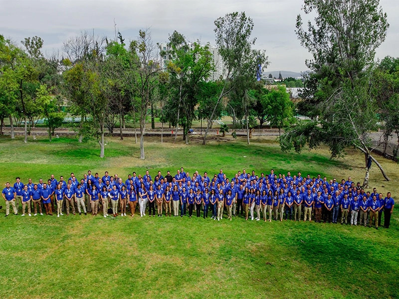 Navistar México reconoce a distribuidores International